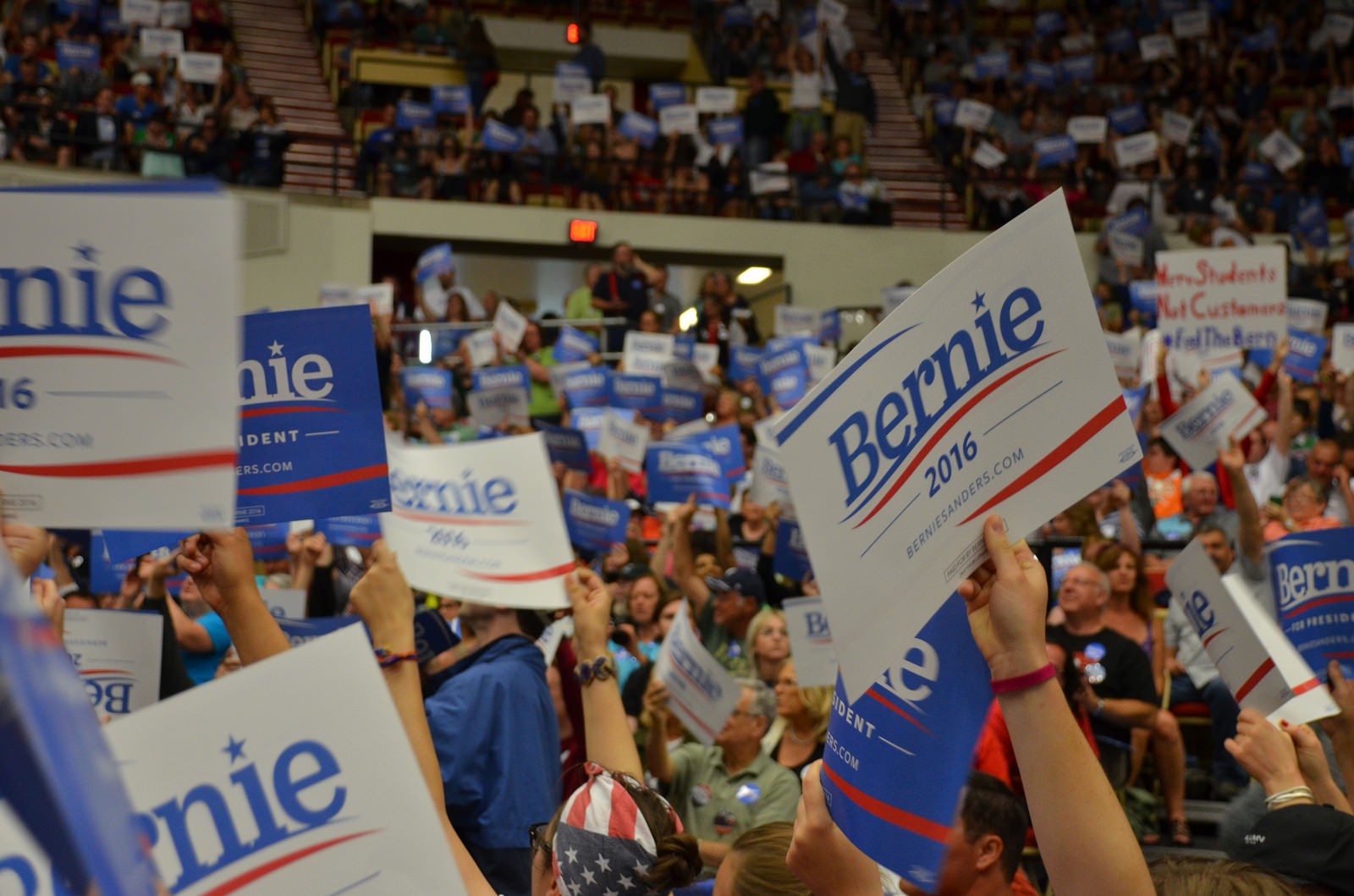 Small donors account for 76 percent of Bernie Sanders' campaign ...
