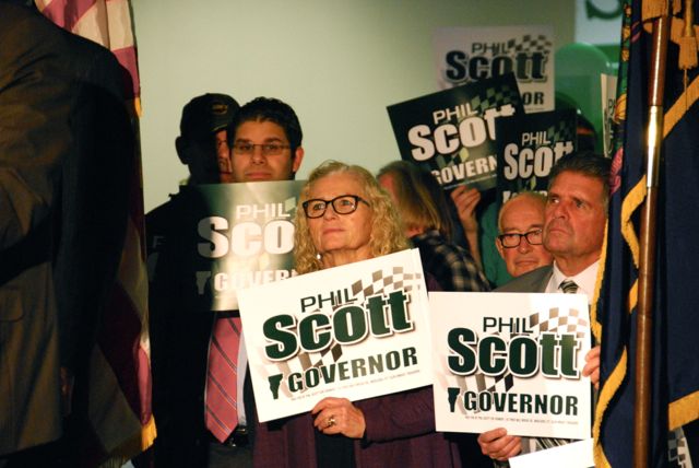 Hundreds cheer Scott at governor race starting line - VTDigger