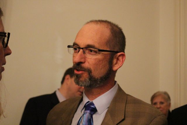 Patients face 'frustrating' long waits to see hospital specialists ...