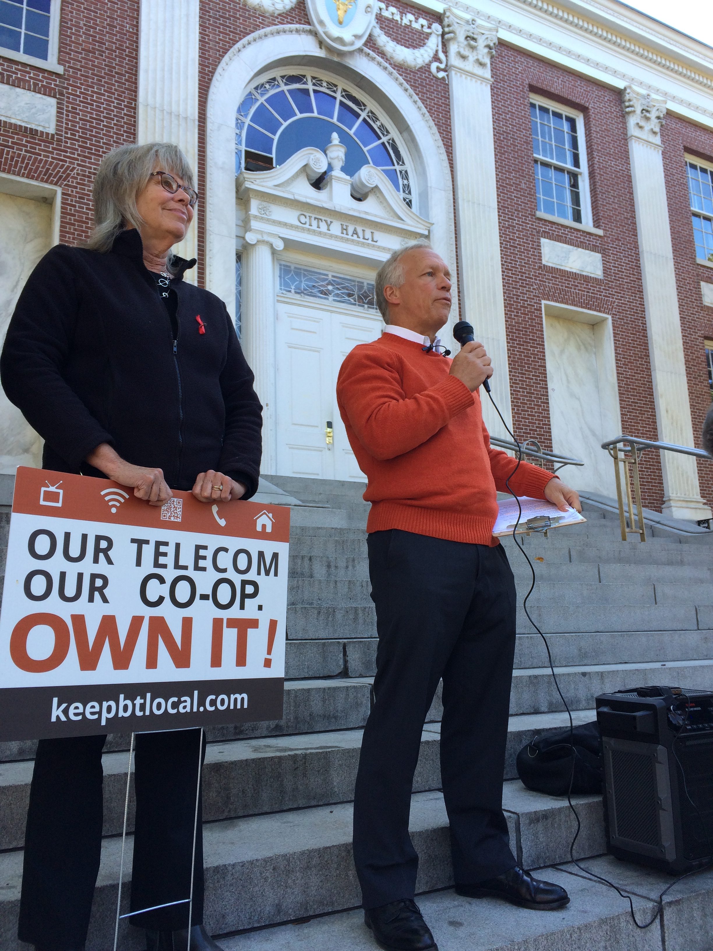 Local co-op pushes its case for Burlington Telecom purchase - VTDigger