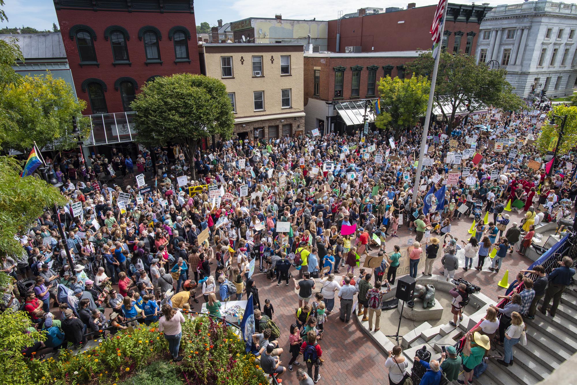 LIVE UPDATES: Vermonters rally to protest climate change - VTDigger