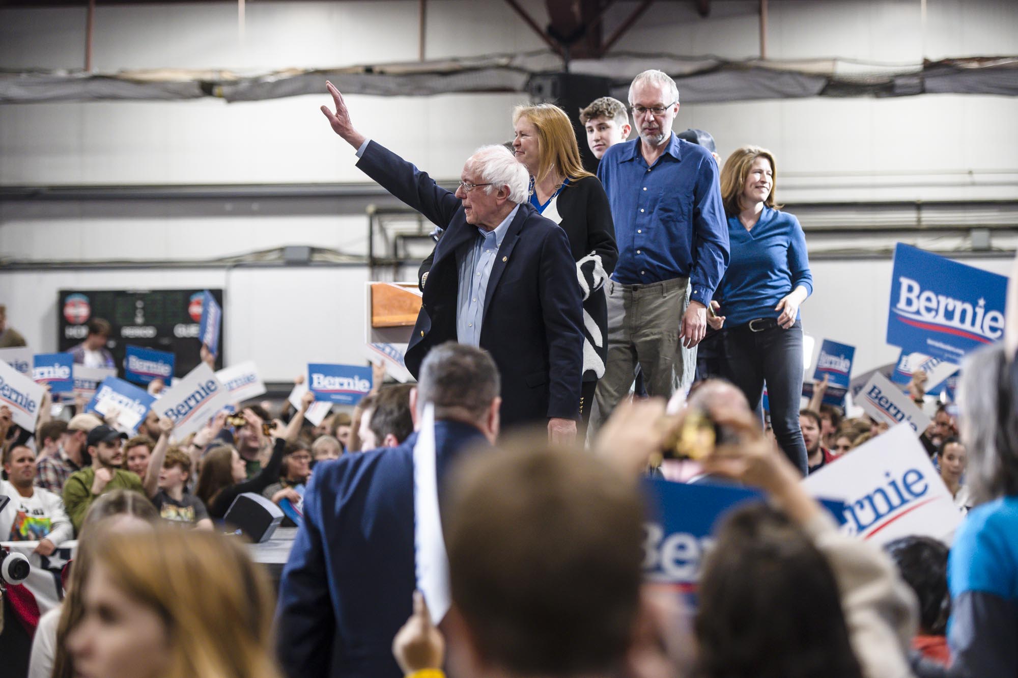 Thousands rally around Sanders at homecoming, as results favor Biden ...