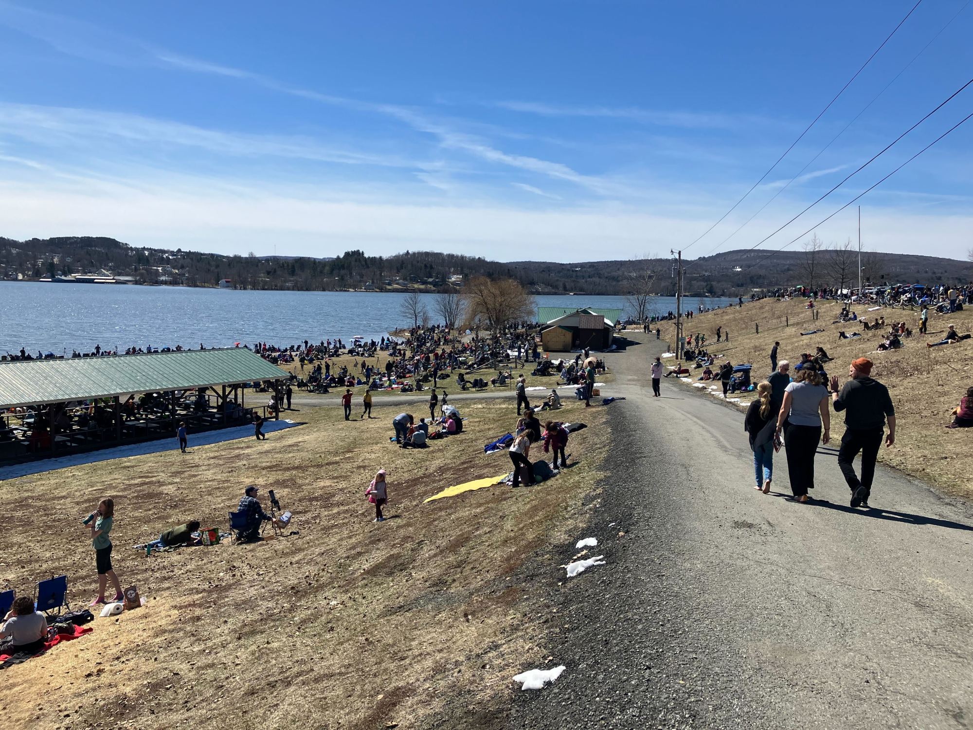 Eclipse-viewers converge on Lake Memphremagog in Newport - VTDigger