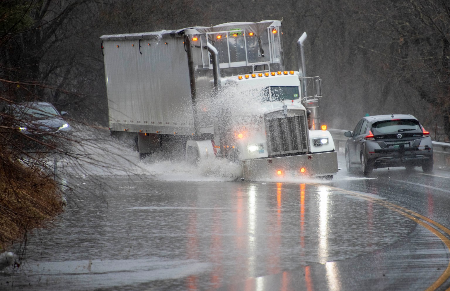 Final Reading: Omnibus motor vehicle bill tackles vehicle lights ...