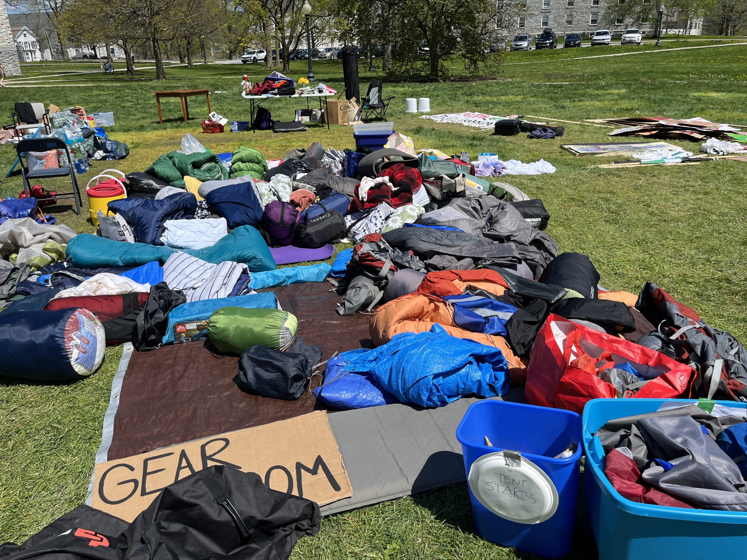 After reaching agreement with Middlebury College, student protesters ...