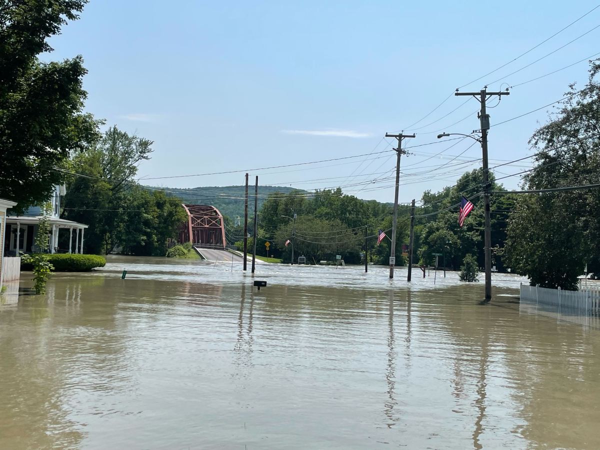 Richmond evacuates homes, closes town offices - VTDigger
