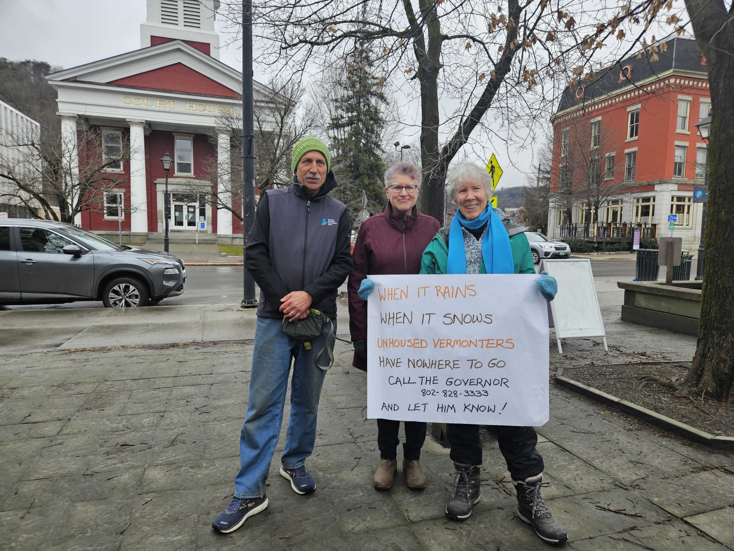 Few people have made their way to state’s last-minute temporary ...