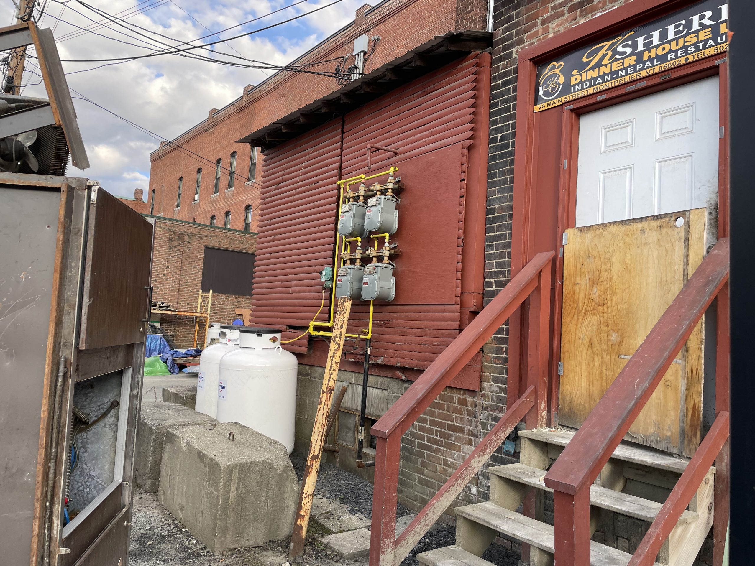 ‘Heroes of resiliency’: Shut out from federal funding, an immigrant ...