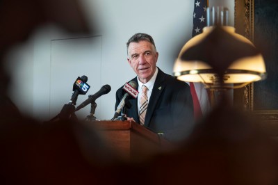 Gov. Phil Scott signs executive order aimed at boosting housing ...